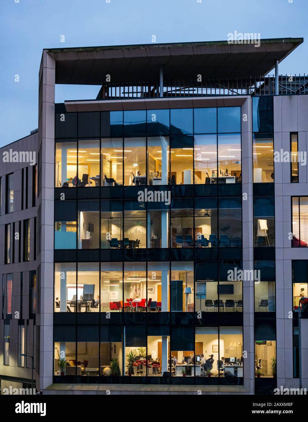 Office building windows night hi-res stock photography and images - Alamy