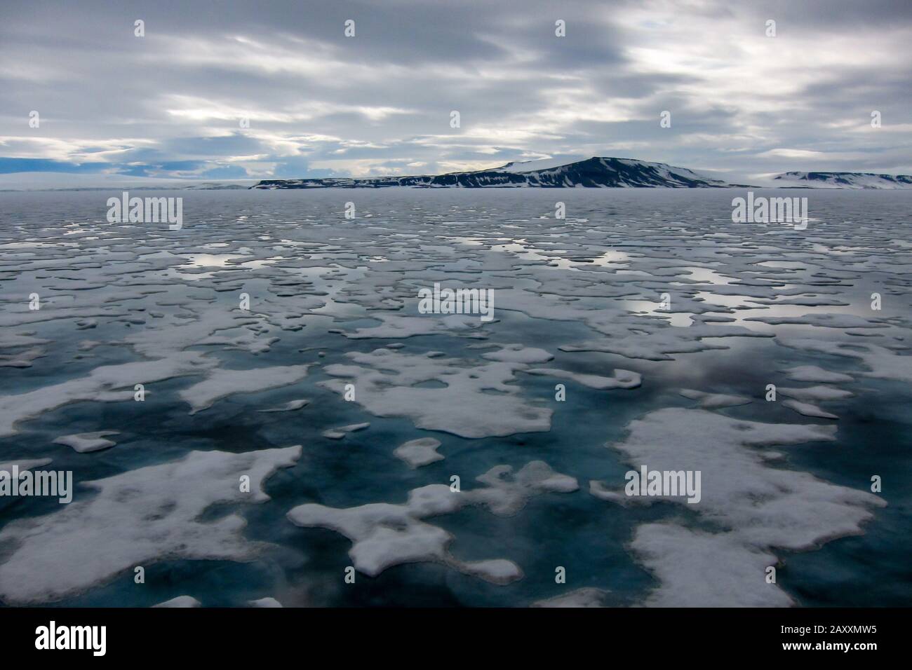 Sea ice in the stunning scenery of Svalbard, Norway Stock Photo - Alamy