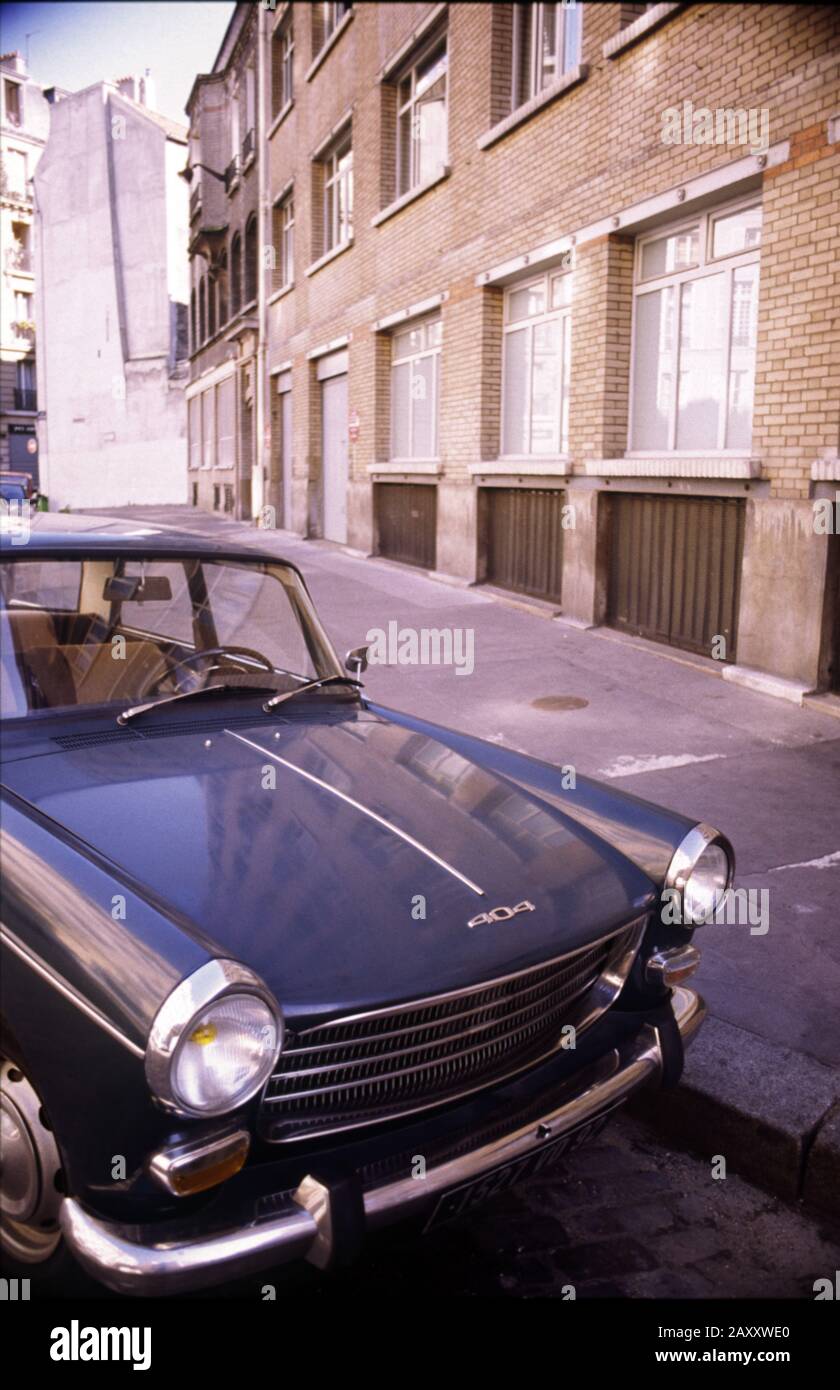 Nikkormat camera hi-res stock photography and images - Alamy