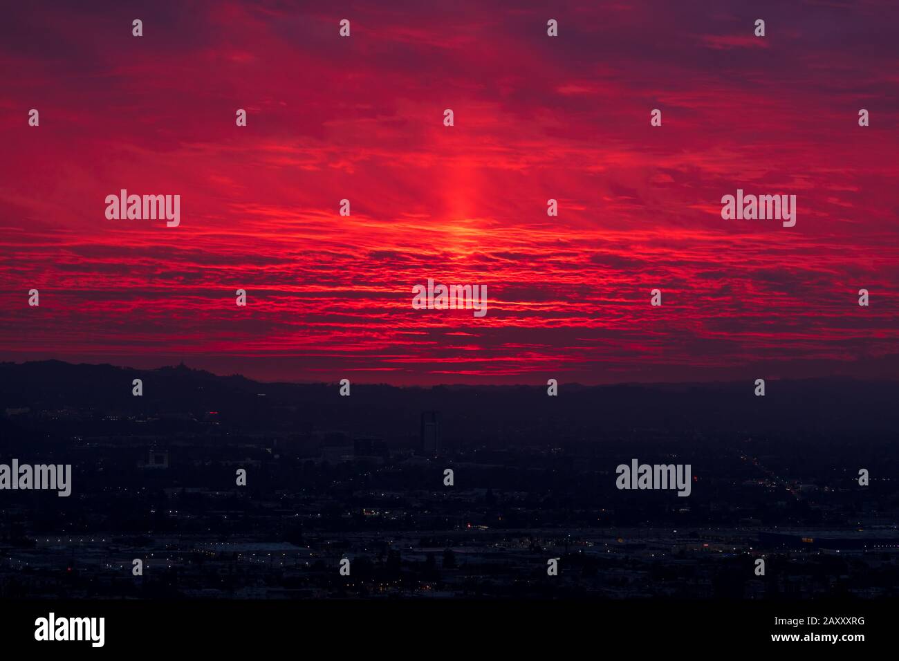 Red martian sky hi-res stock photography and images - Alamy