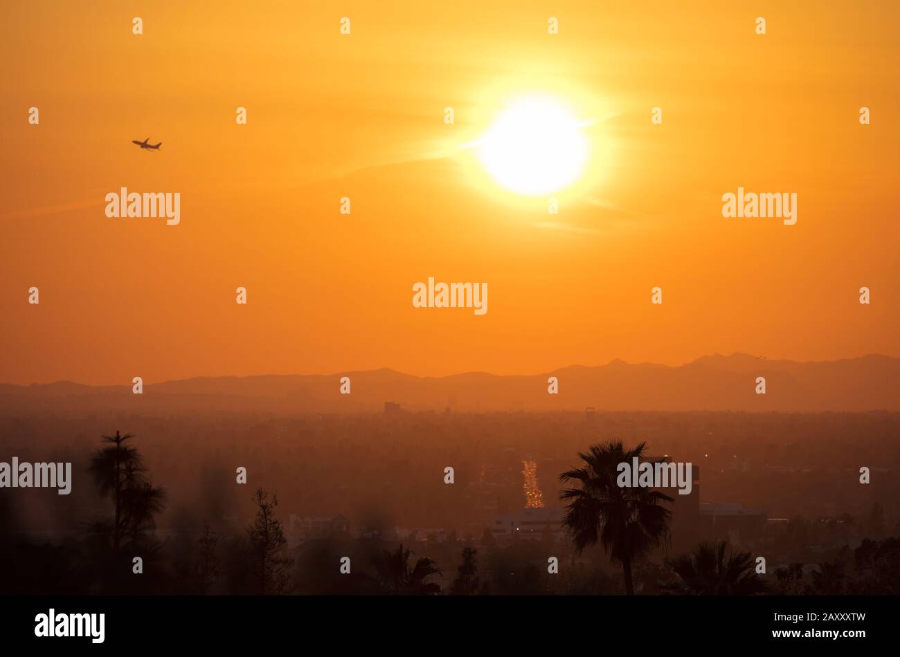 Golden sun art hi-res stock photography and images - Alamy