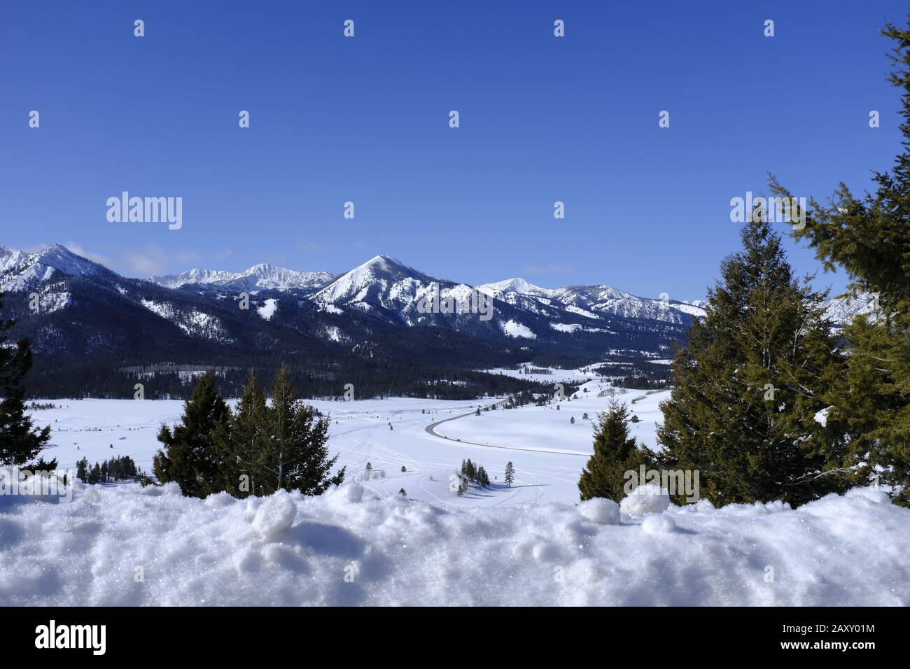 Sawtooth snowmobile tracks hi-res stock photography and images - Alamy