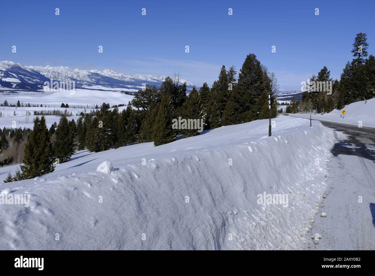 Sawtooth snowmobile tracks hi-res stock photography and images - Alamy