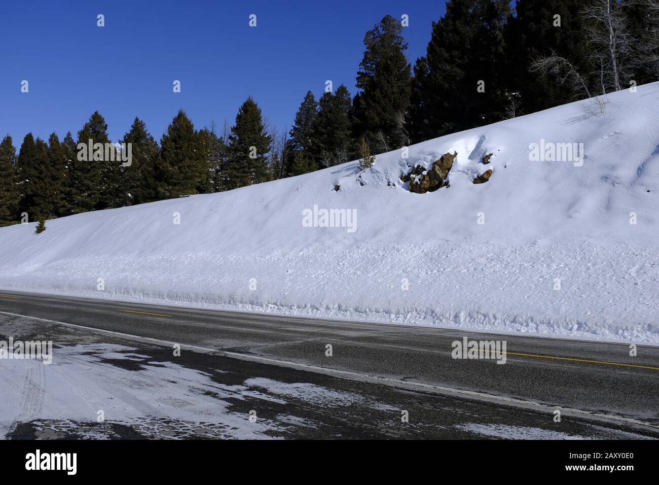 Sawtooth snowmobile tracks hi-res stock photography and images - Alamy