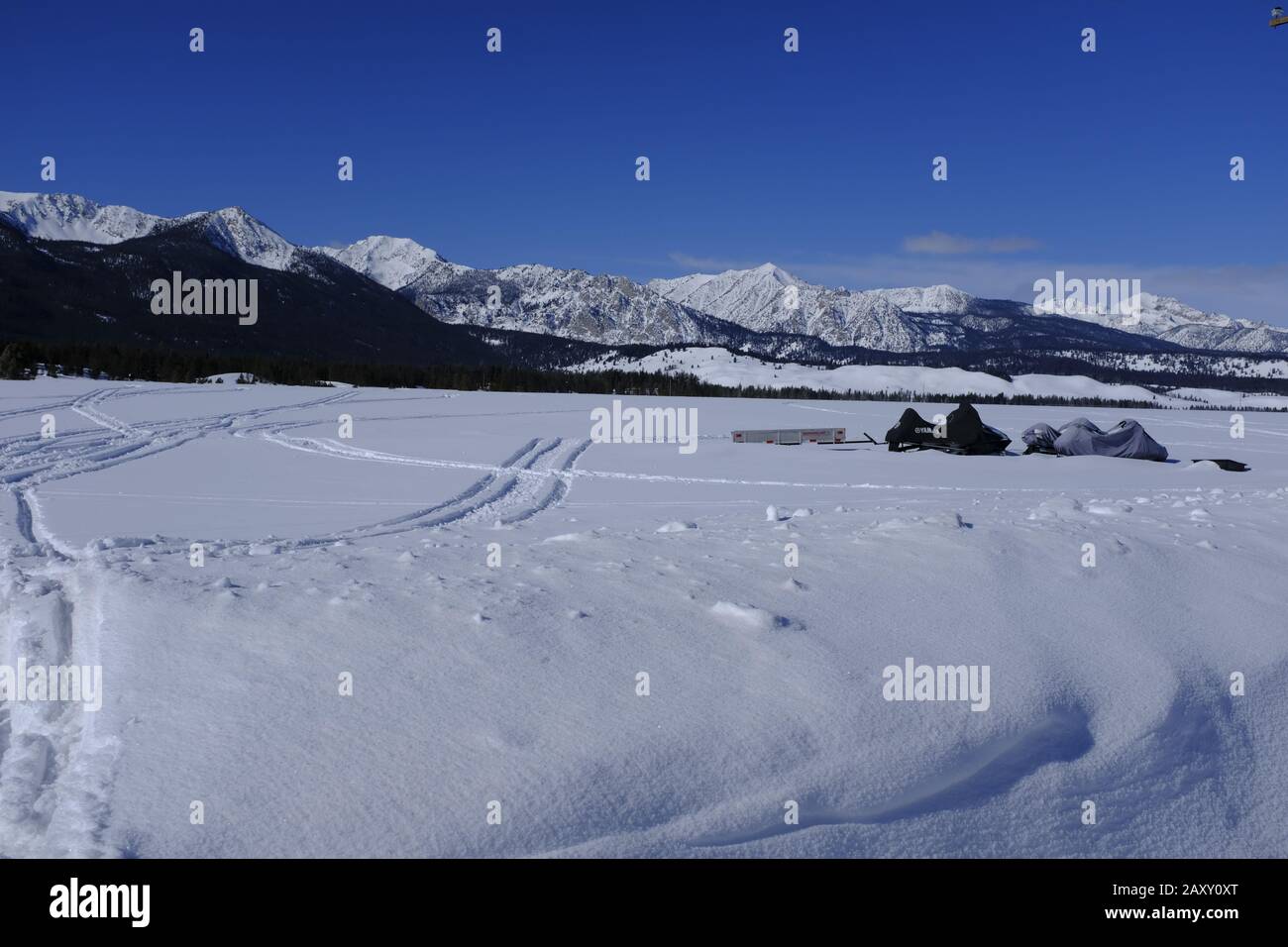 Sawtooth snowmobile tracks hi-res stock photography and images - Alamy