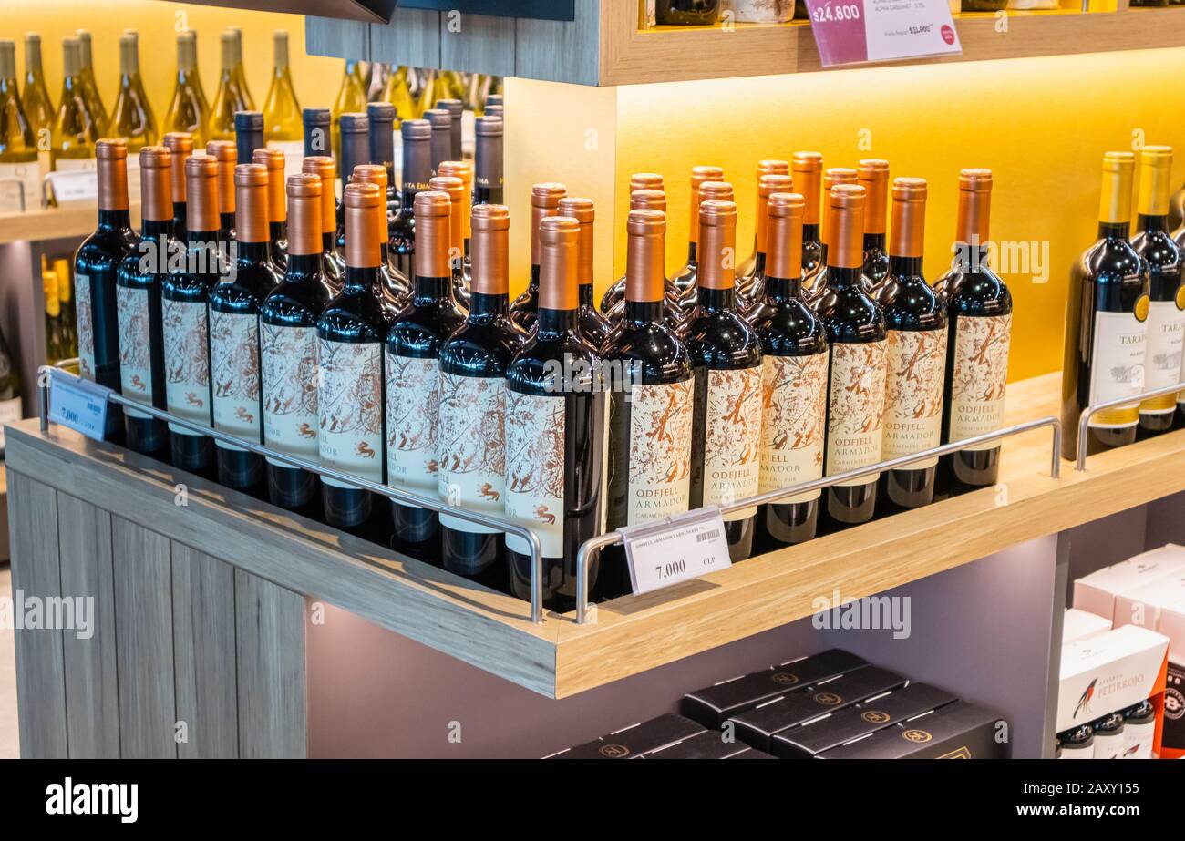 Chile wine hi-res stock photography and images - Alamy
