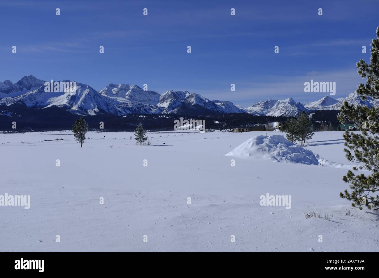 Sawtooth snowmobile tracks hi-res stock photography and images - Alamy