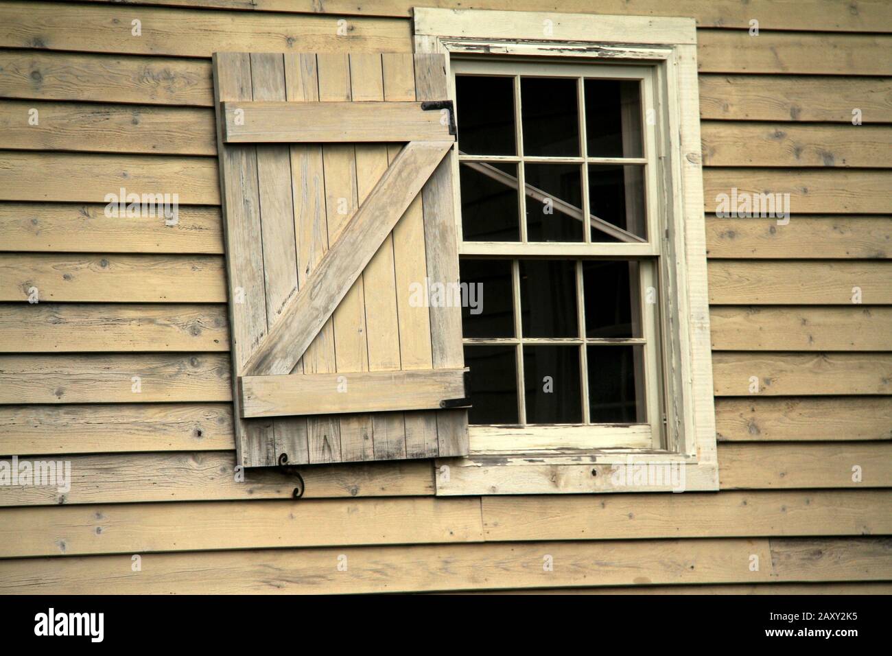 1900 house shutters hi-res stock photography and images - Alamy