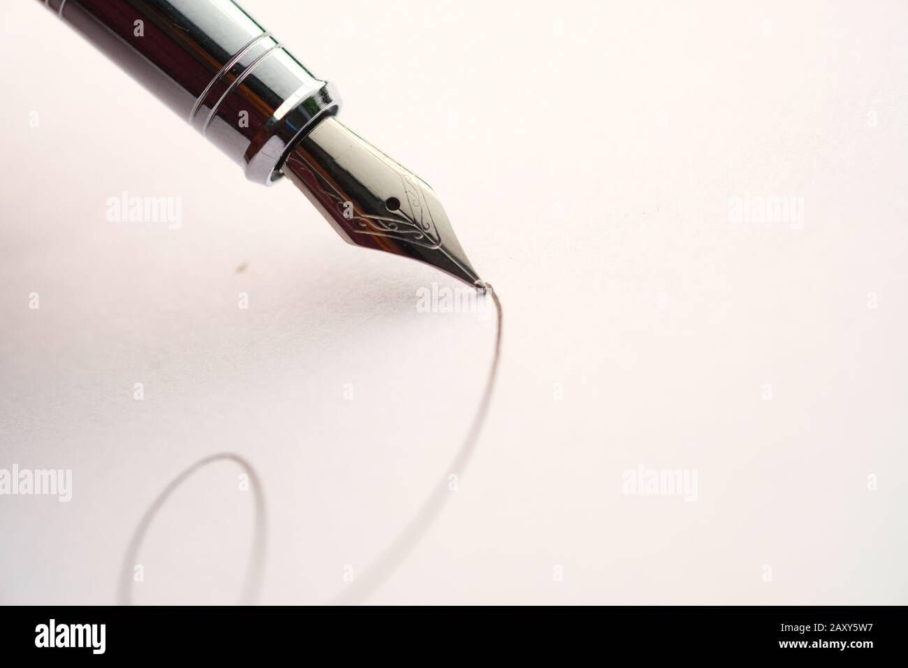 Old pen signing close hi-res stock photography and images - Alamy