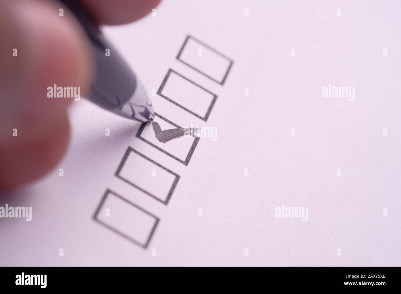 Checkmark man hi-res stock photography and images - Alamy