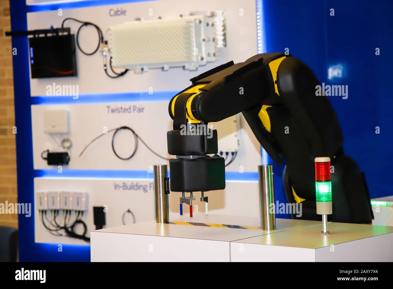 Murray Hill, NEW JERSEY, EUA. 13th Feb, 2020. 5G technology ...