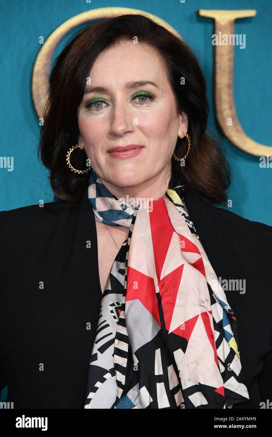 Maria doyle kennedy outlander hi-res stock photography and images - Alamy