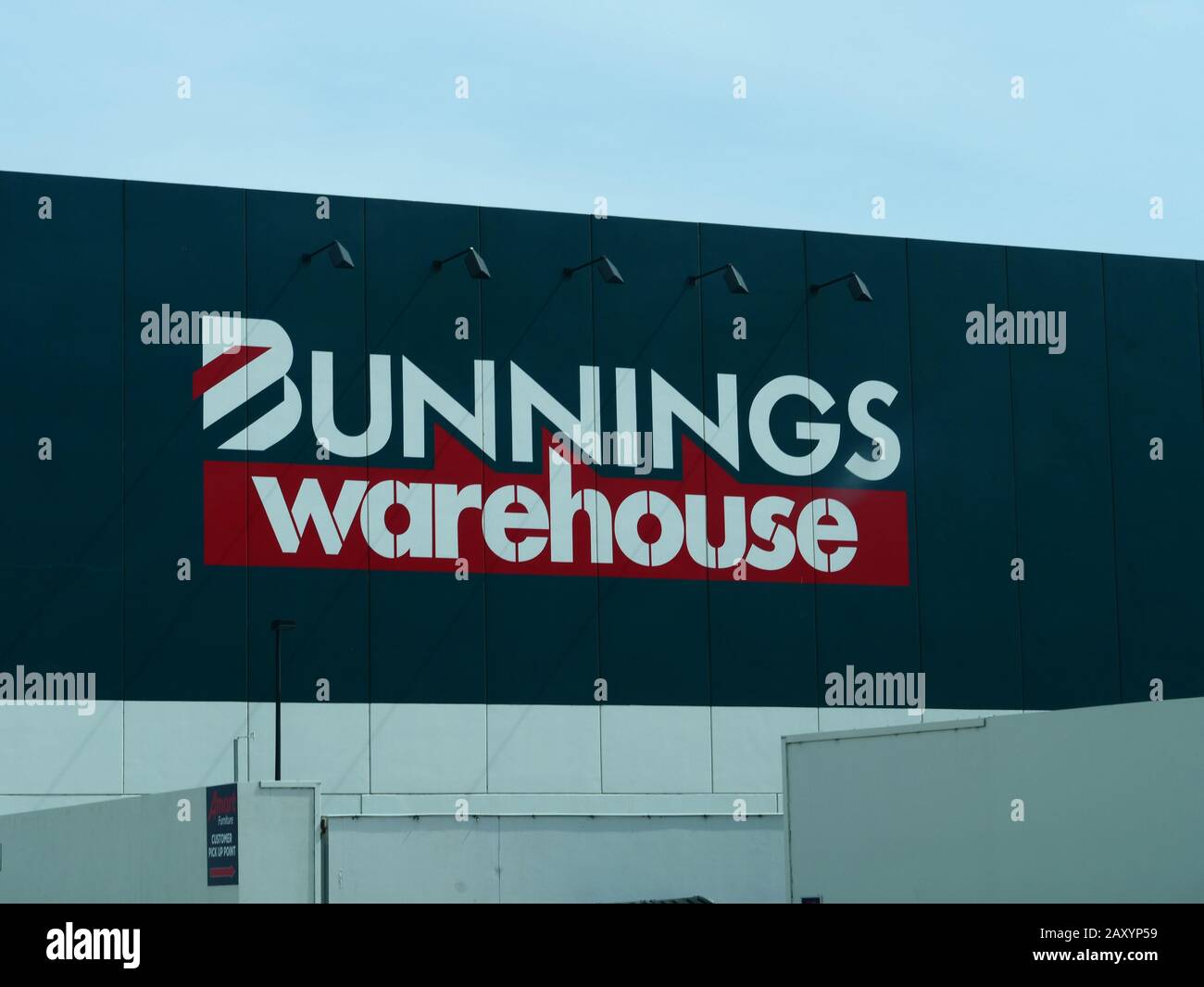 Bunnings business logo hi-res stock photography and images - Alamy