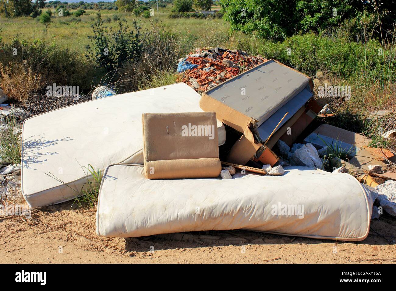 Junk pile hi-res stock photography and images - Alamy