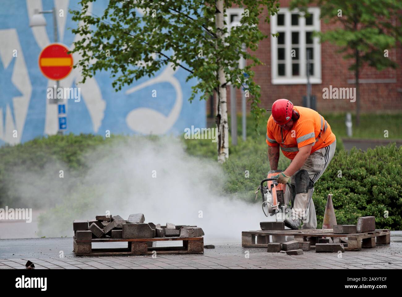 Pavement cutting hi-res stock photography and images - Alamy