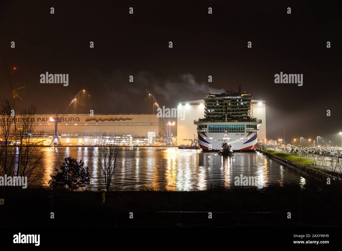 New cruise ship meyer shipyard hi-res stock photography and images - Alamy