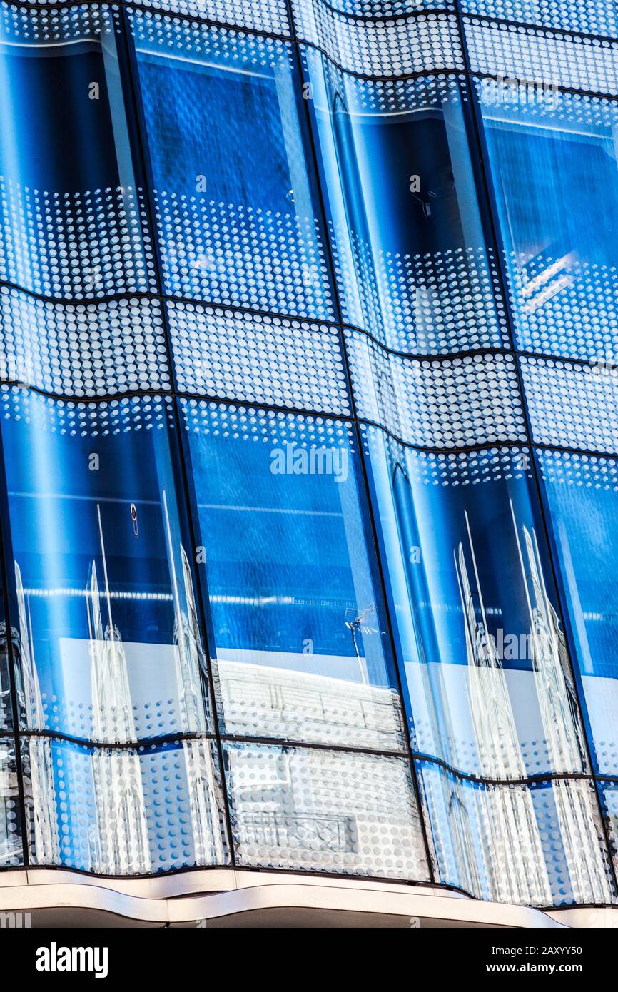 Modern office building abstract hi-res stock photography and images - Alamy