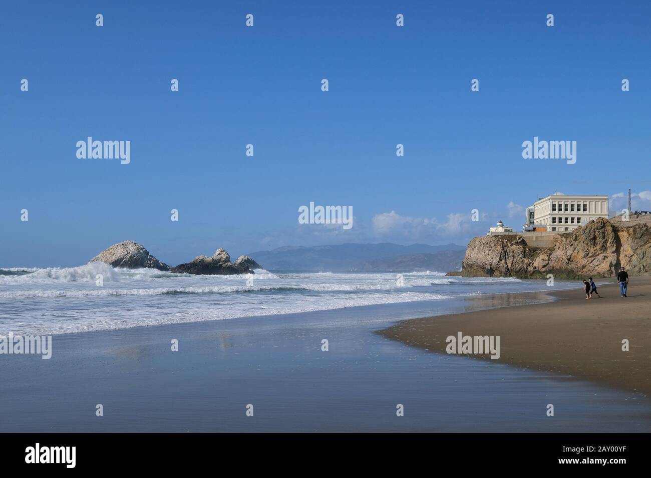 Cliff house hi-res stock photography and images - Alamy