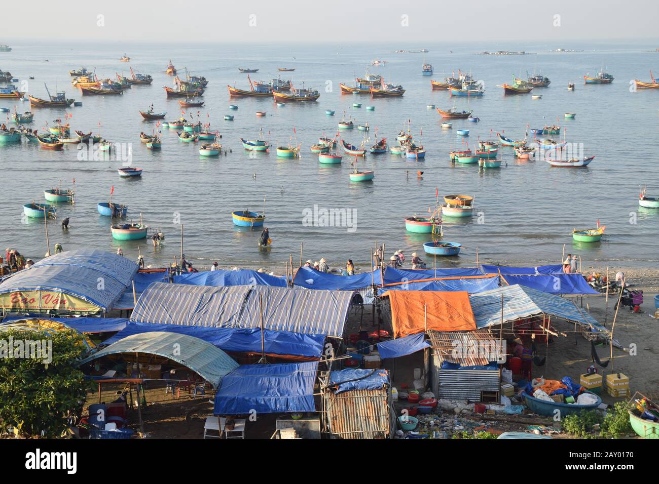 Vietnam fishing village hi-res stock photography and images - Alamy