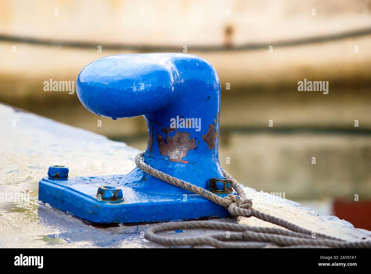 Blue bollard hi-res stock photography and images - Alamy