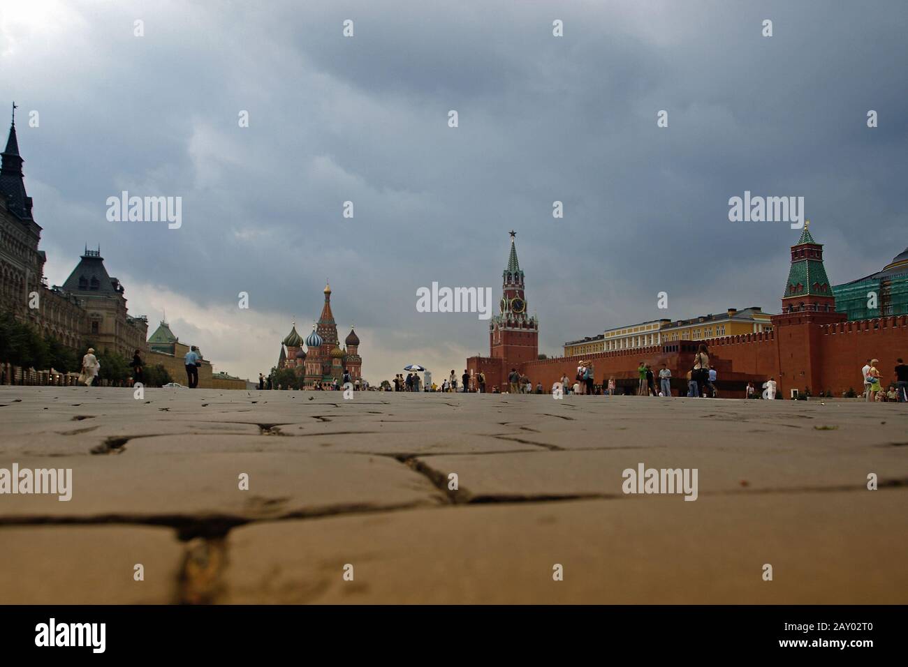 Pavement square hi-res stock photography and images - Alamy