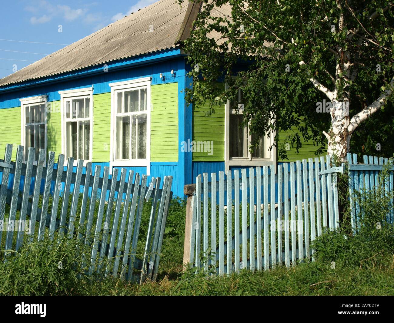 Siberian wooden house Stock Photo - Alamy