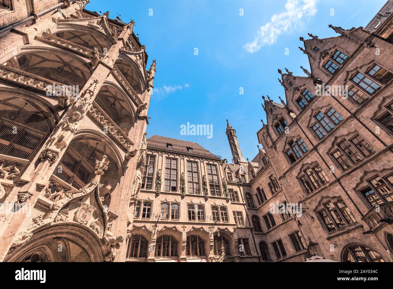 New city hall courtyard hi-res stock photography and images - Alamy