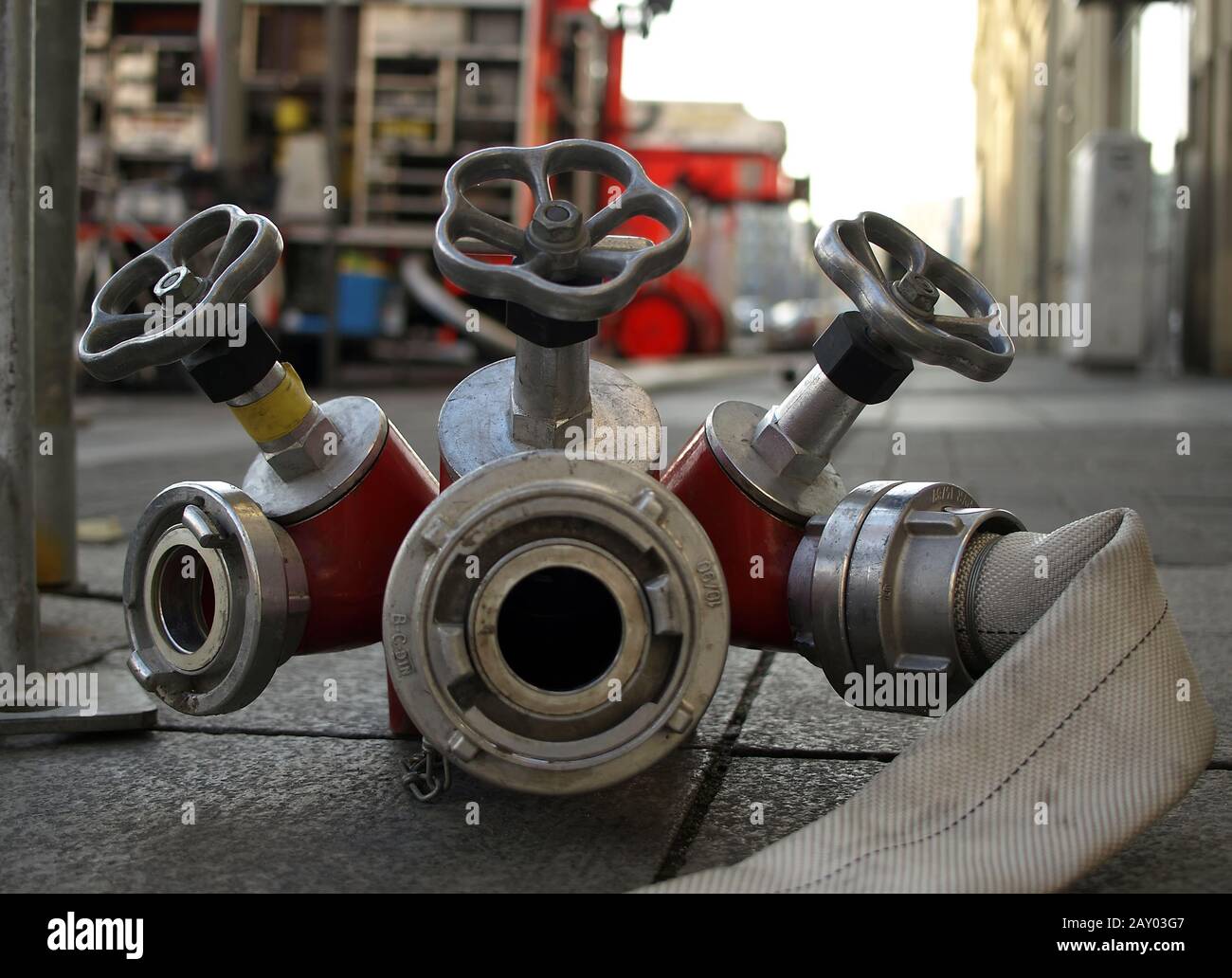 water-carrying fitting B-CBC distributor according to DIN 14345 Stock ...