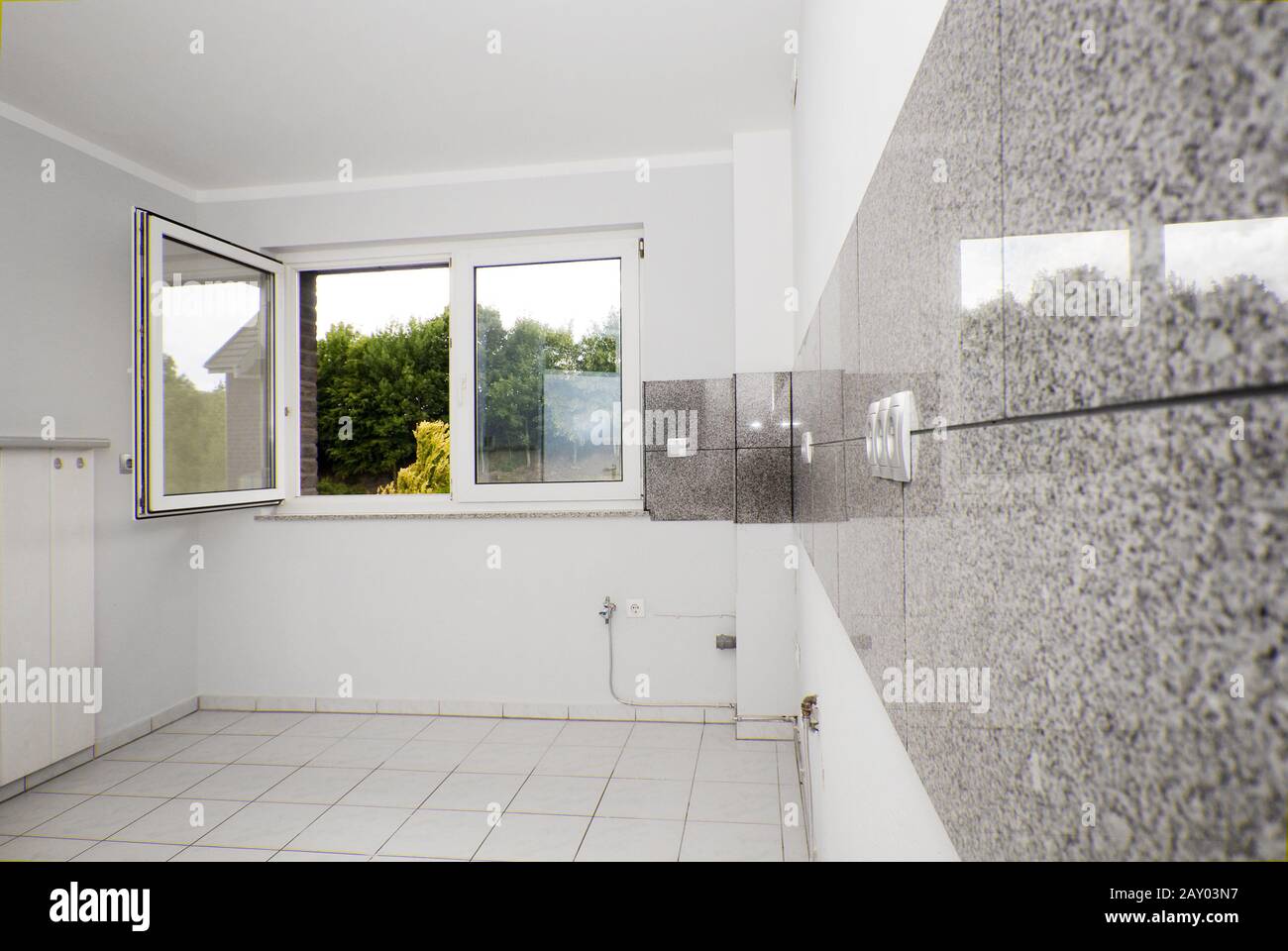 Empty kitchen hi-res stock photography and images - Alamy