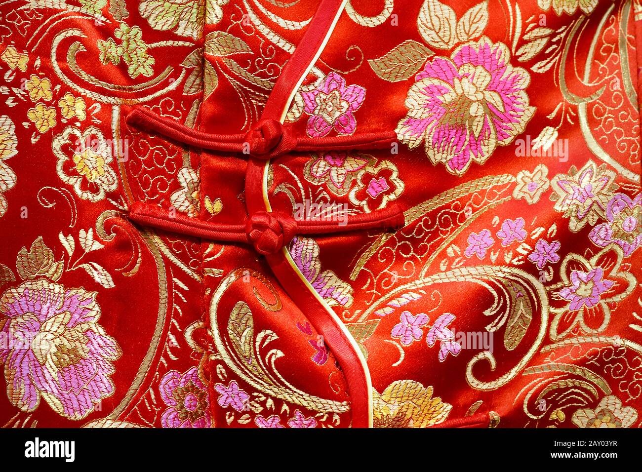 Chinese man traditional clothing silk hi-res stock photography and ...