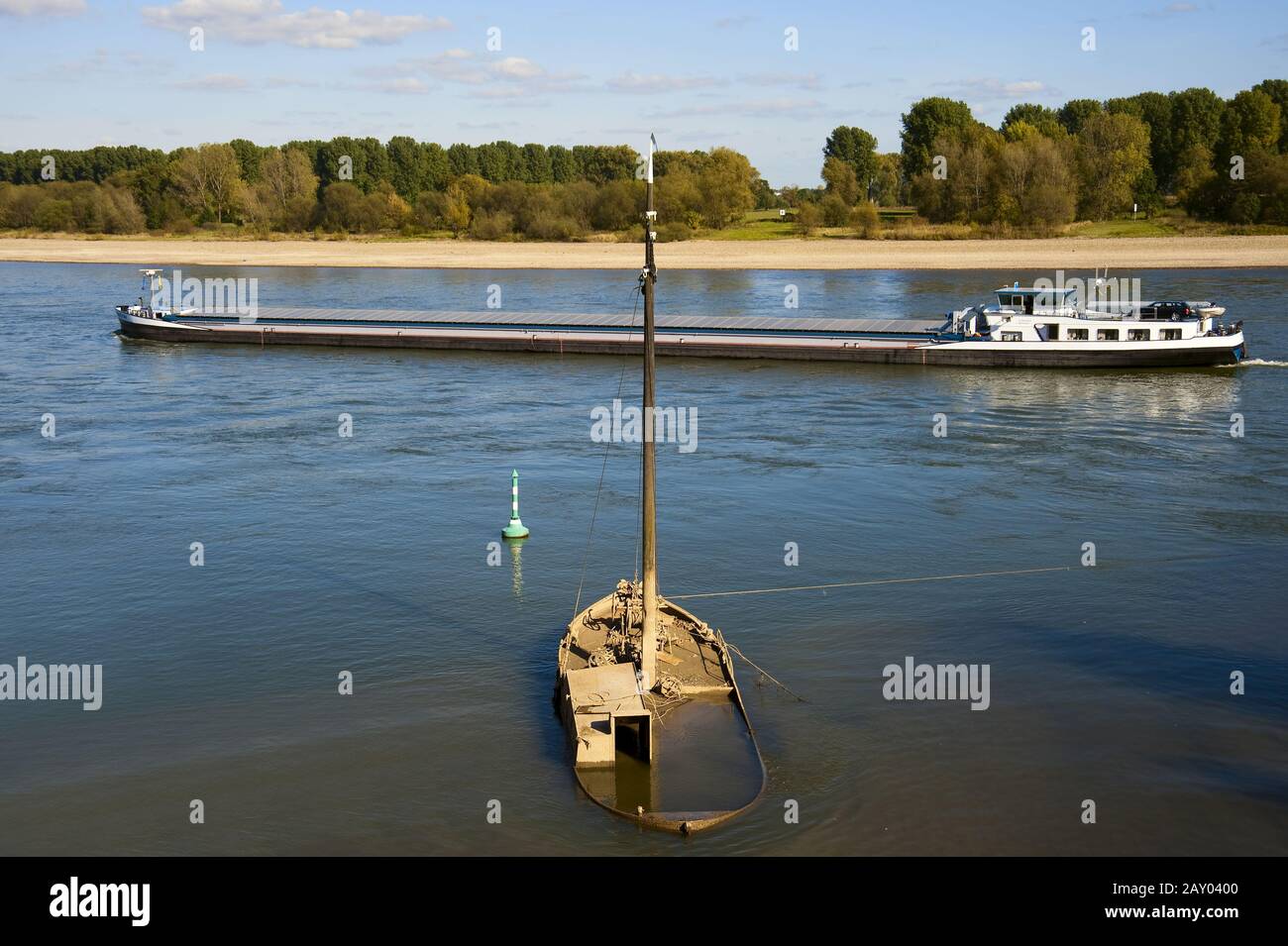 Shipwreck mast hi-res stock photography and images - Alamy