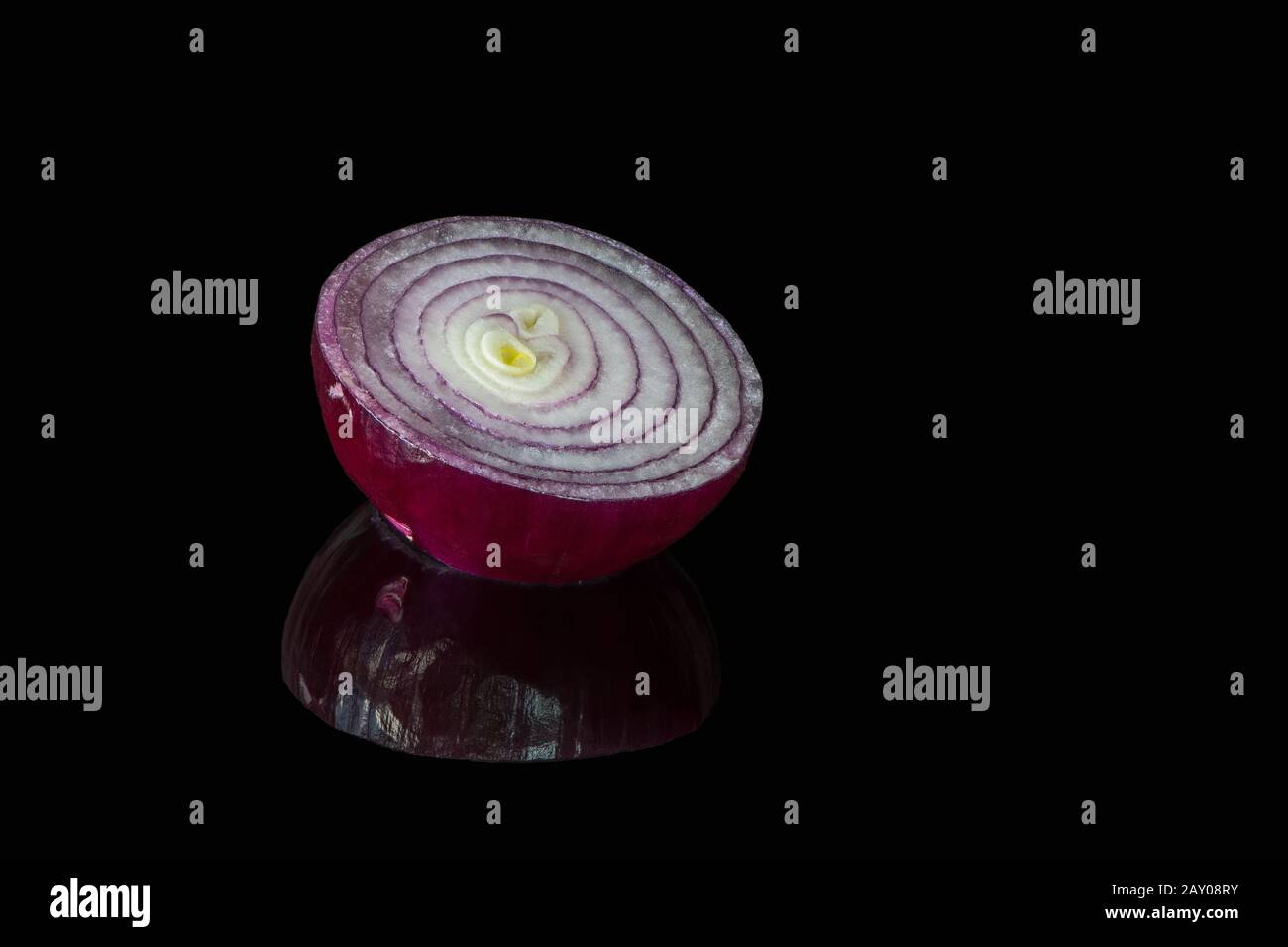 Section single red onion sliced hi-res stock photography and images - Alamy