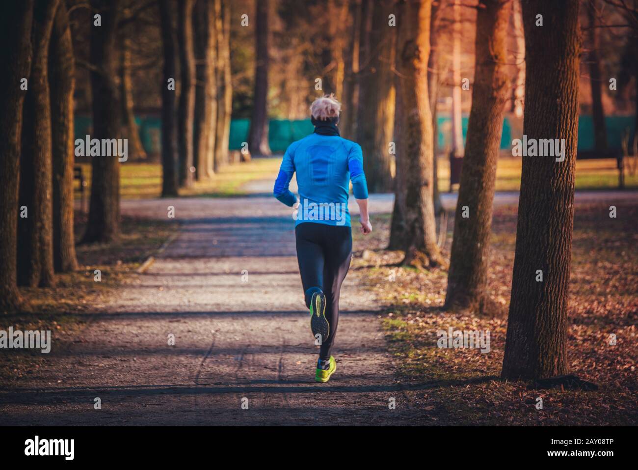 Train runner black and white hi-res stock photography and images - Alamy