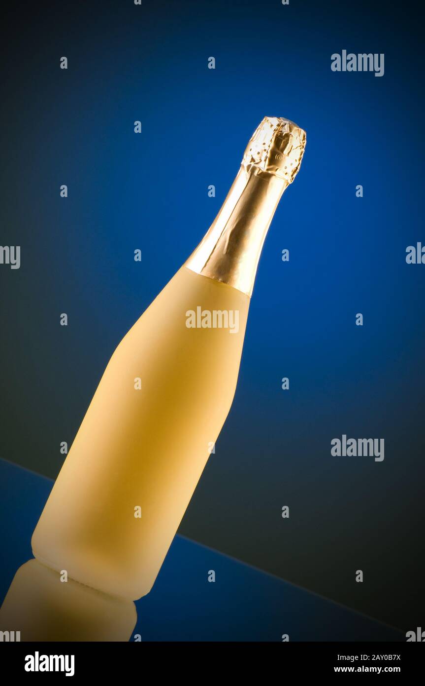 Champagne against color gradient background Stock Photo - Alamy