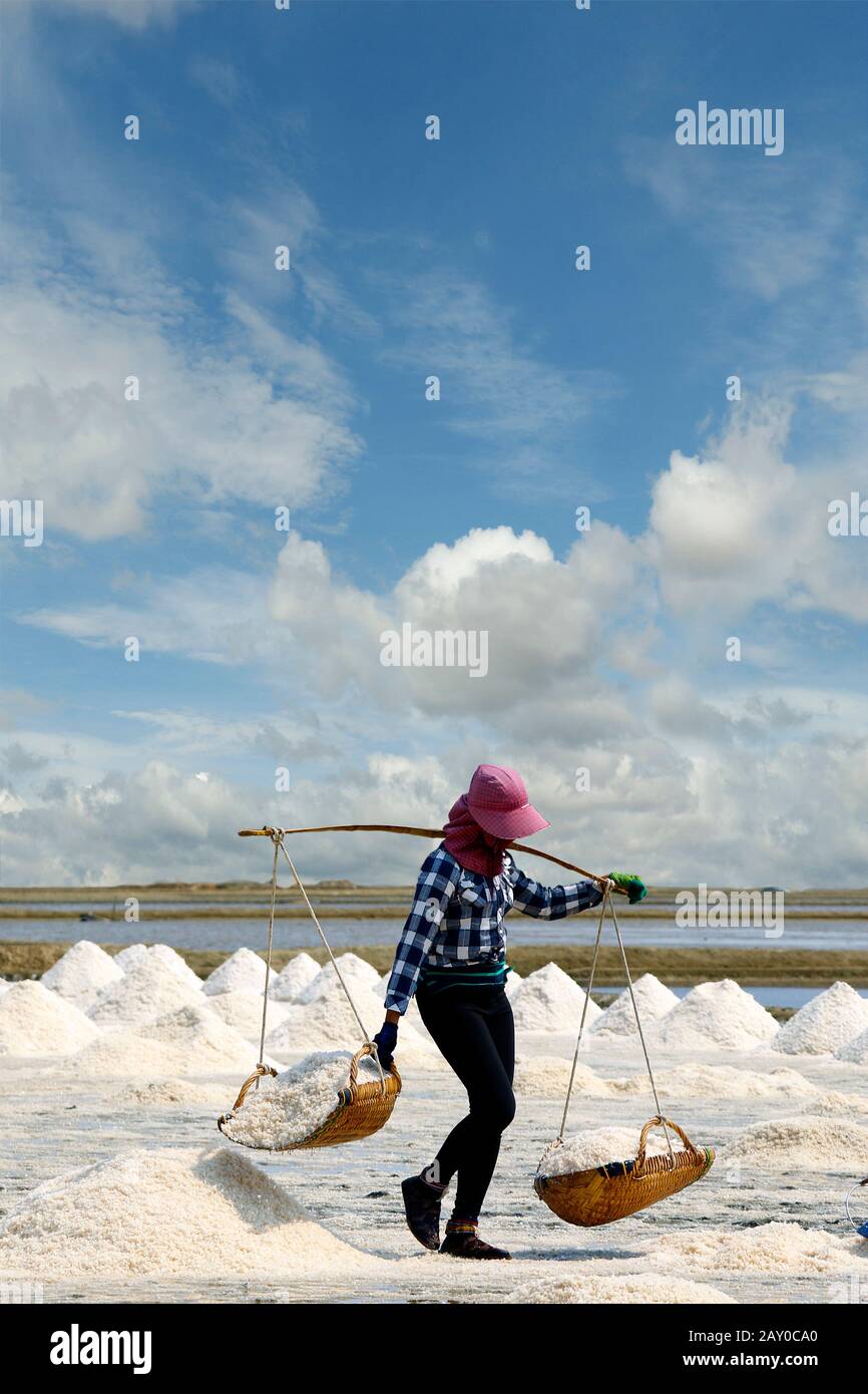 Vietnam salt field hi-res stock photography and images - Alamy