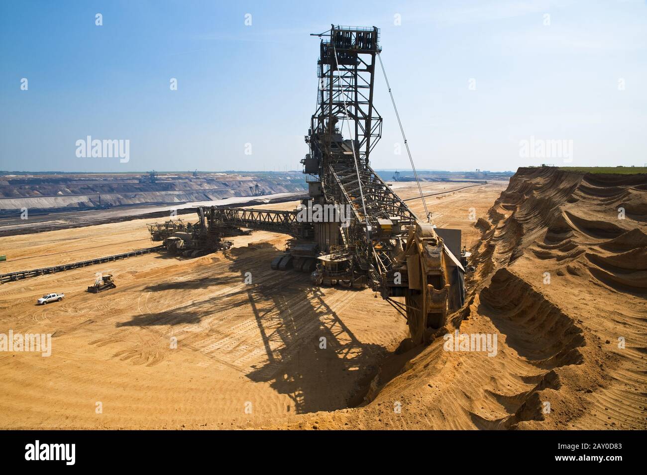 Overburden excavator in an opencast mine Stock Photo - Alamy