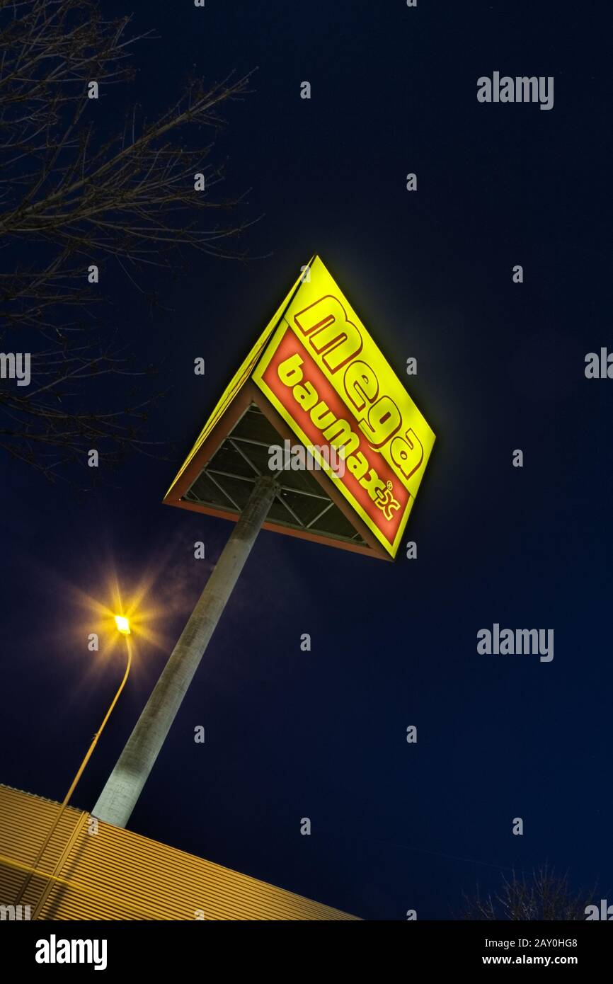 Baumax Building High Resolution Stock Photography and Images - Alamy