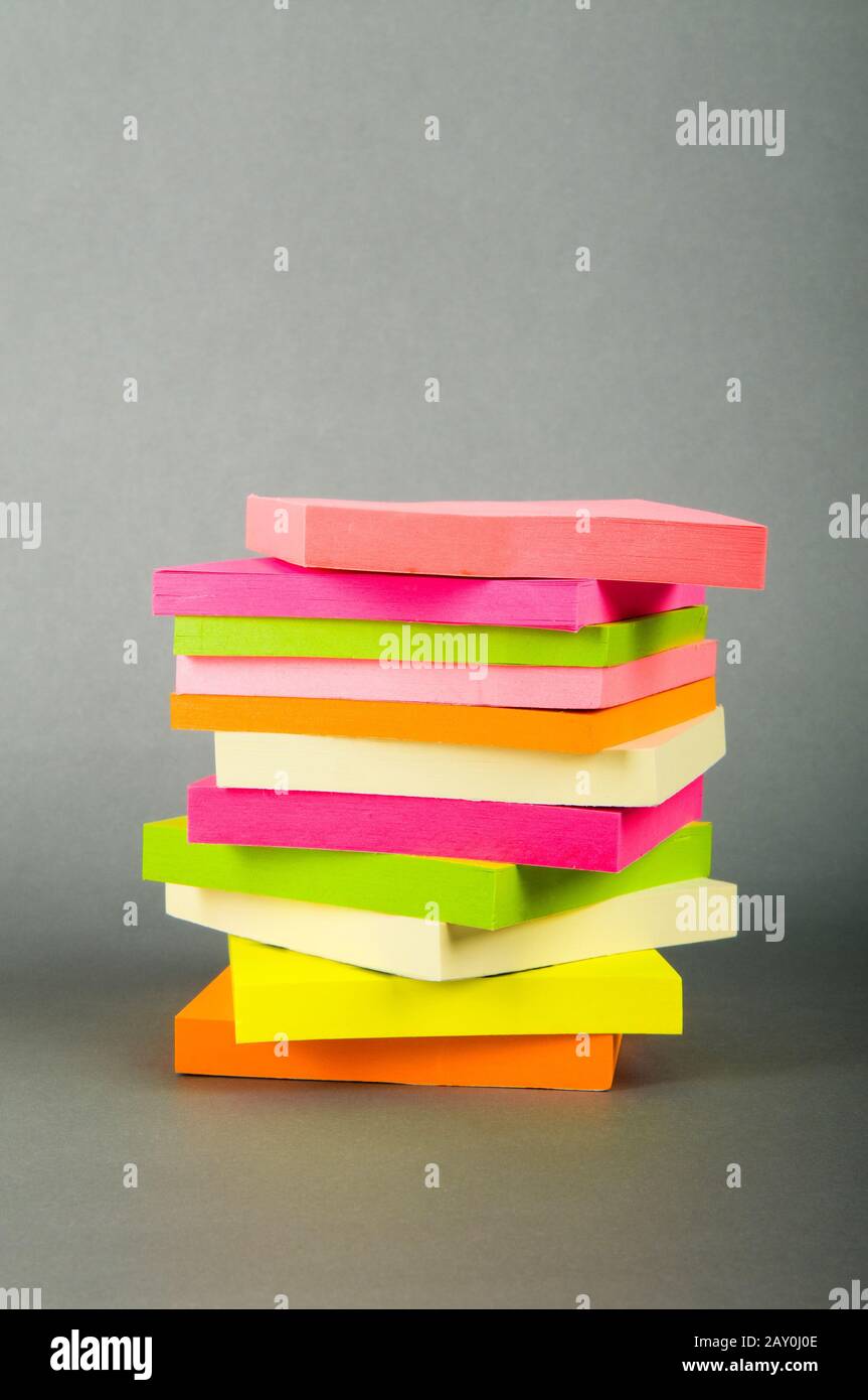 Colorful reminder notes on the color background Stock Photo - Alamy