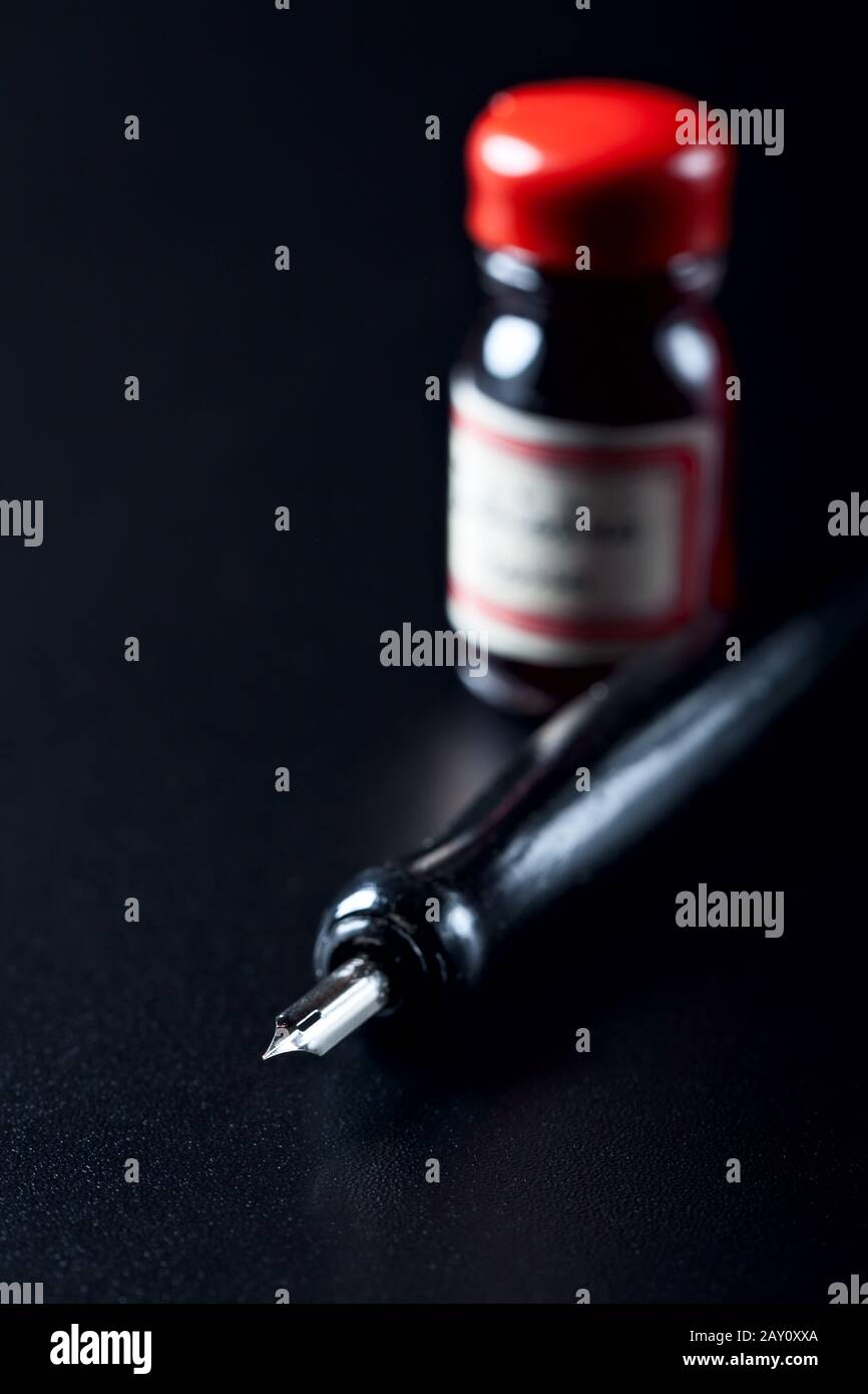 Fountain pen and ink Stock Photo - Alamy