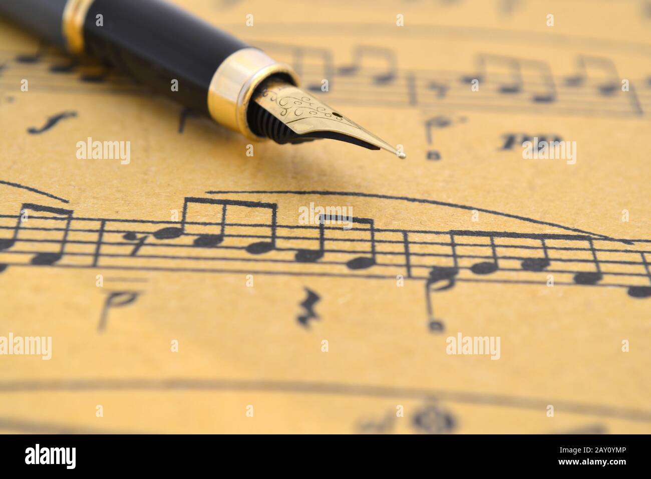 Music sheet and fountain pen Stock Photo - Alamy