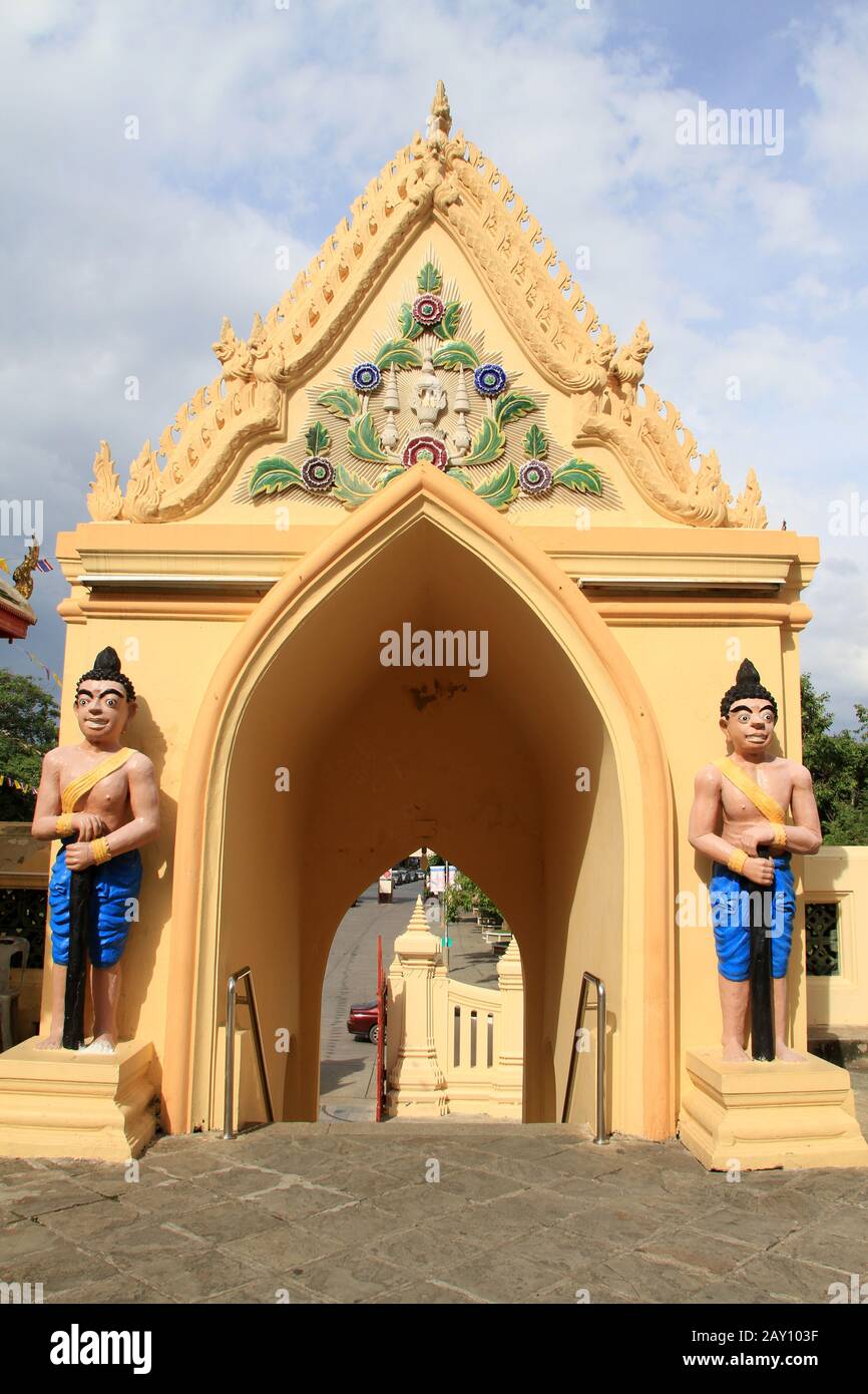 Big gate hi-res stock photography and images - Alamy