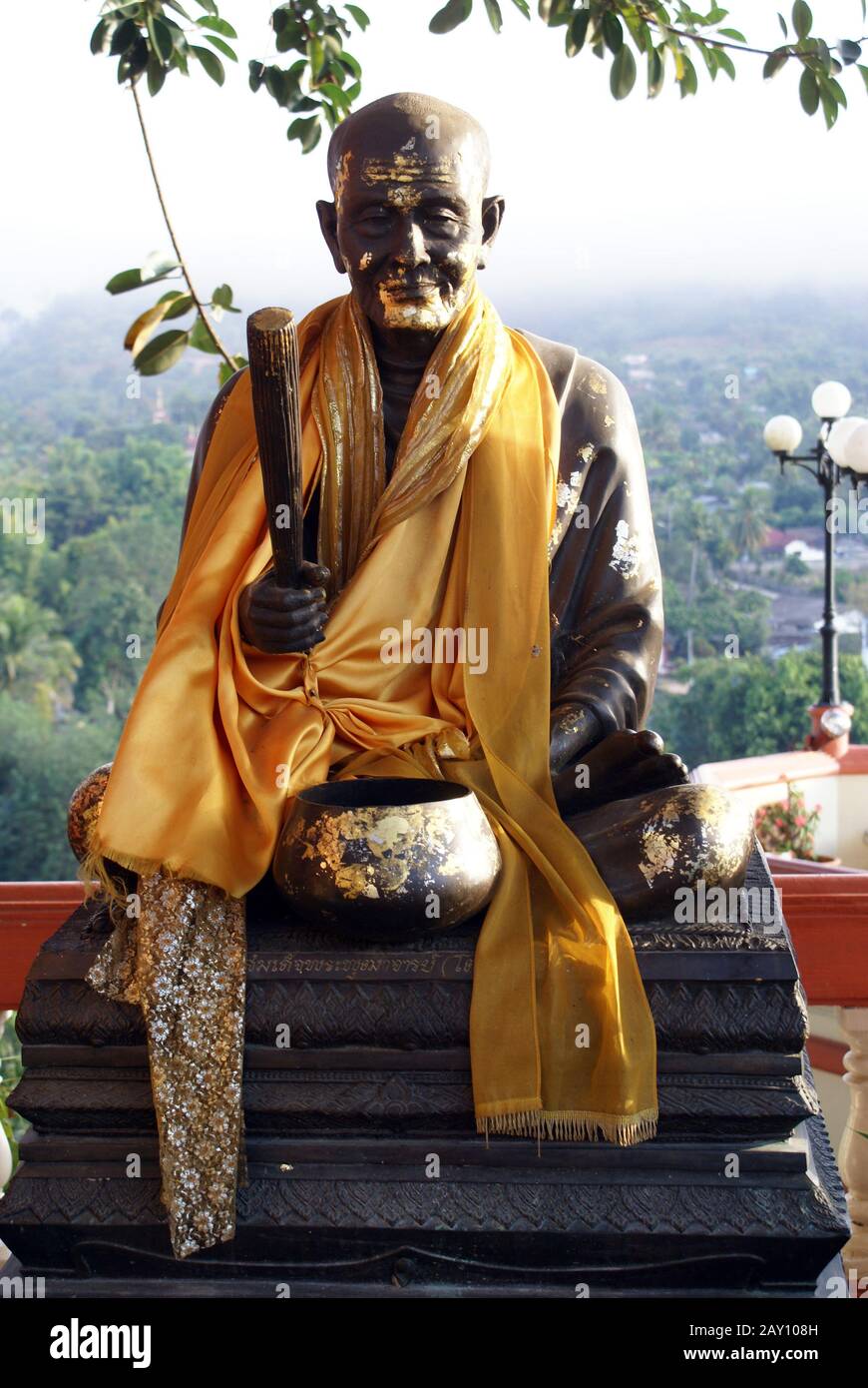 Monk teacher hi-res stock photography and images - Alamy
