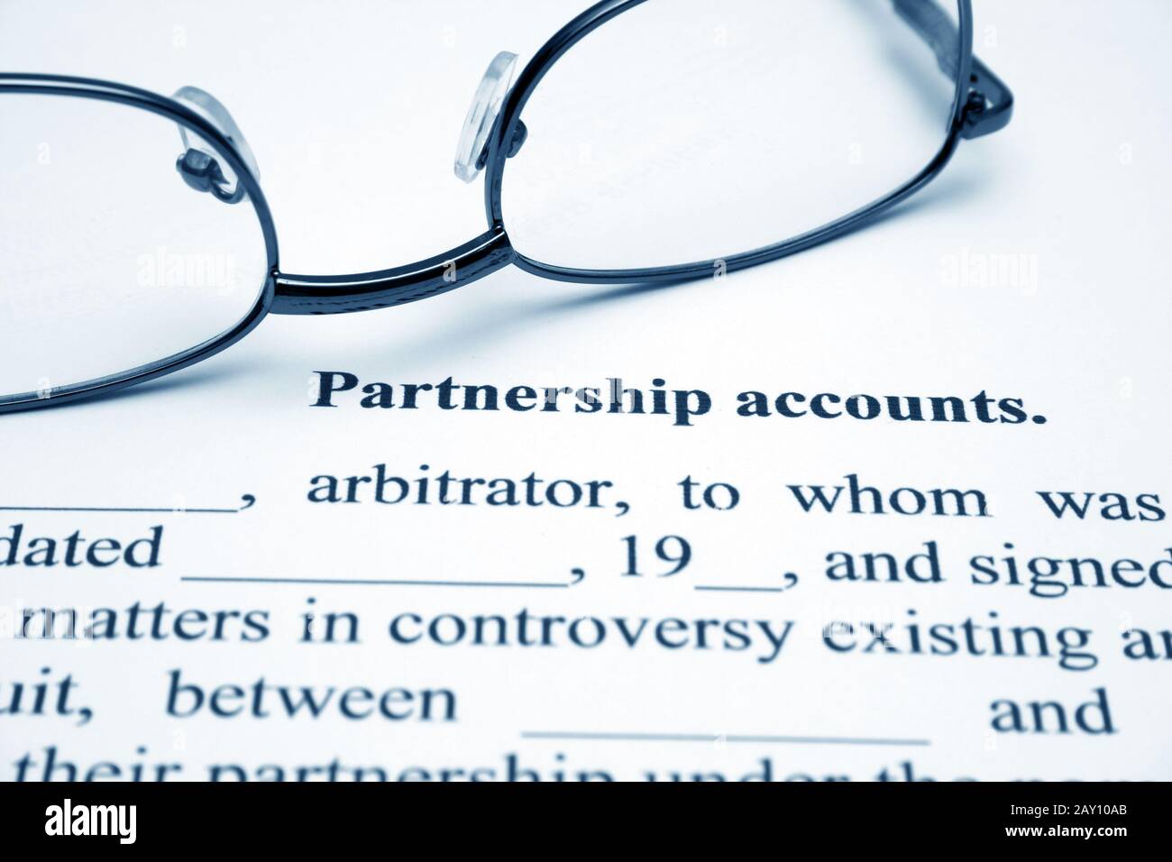 Partnership shape hi-res stock photography and images - Alamy