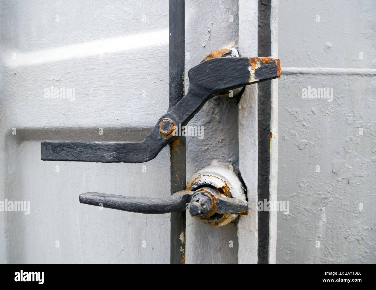 Ship door lock hi-res stock photography and images - Alamy
