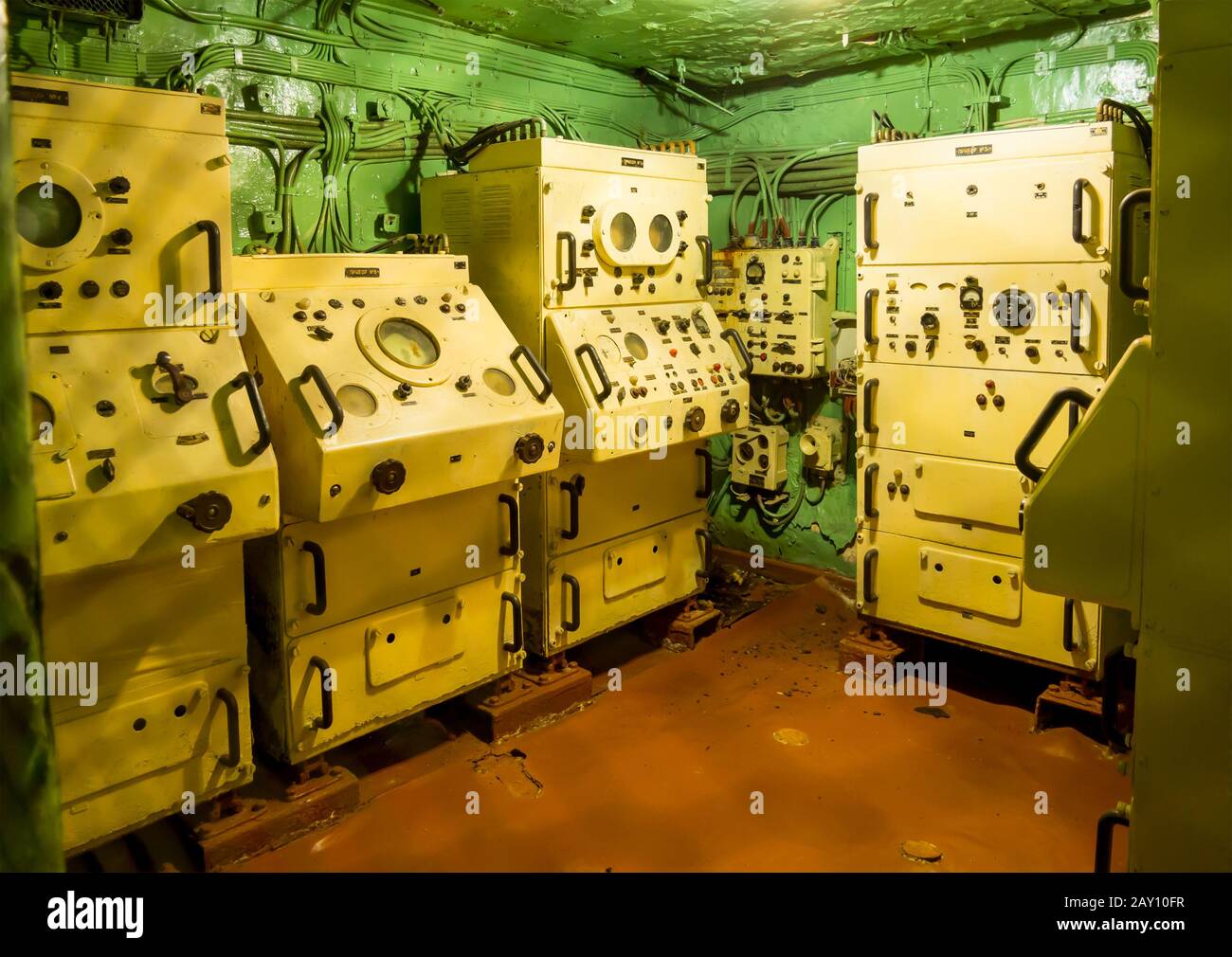 Radar apparatus hi-res stock photography and images - Alamy