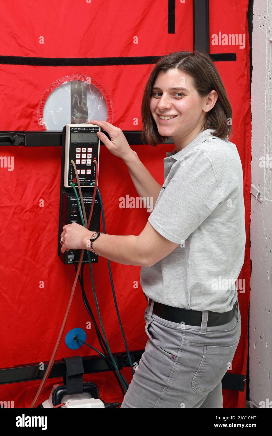 Differential pressure measuring method Stock Photo - Alamy