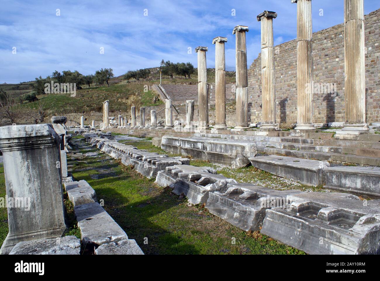 Stone column shadows hi-res stock photography and images - Alamy
