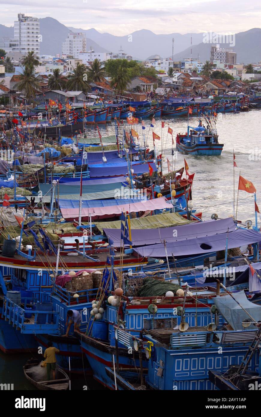 Many boats hi-res stock photography and images - Alamy