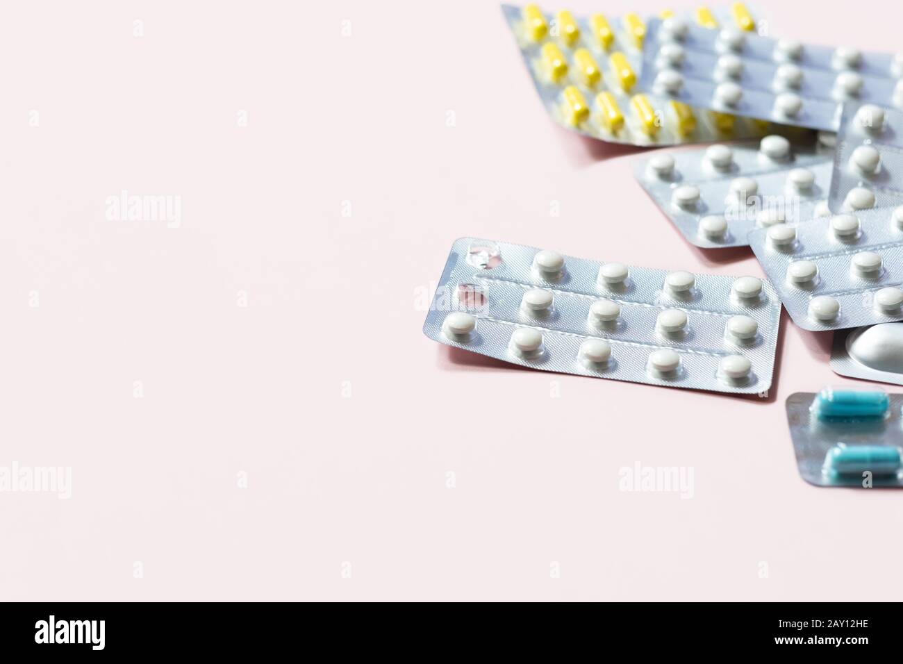 Blue vitamin pills hi-res stock photography and images - Alamy