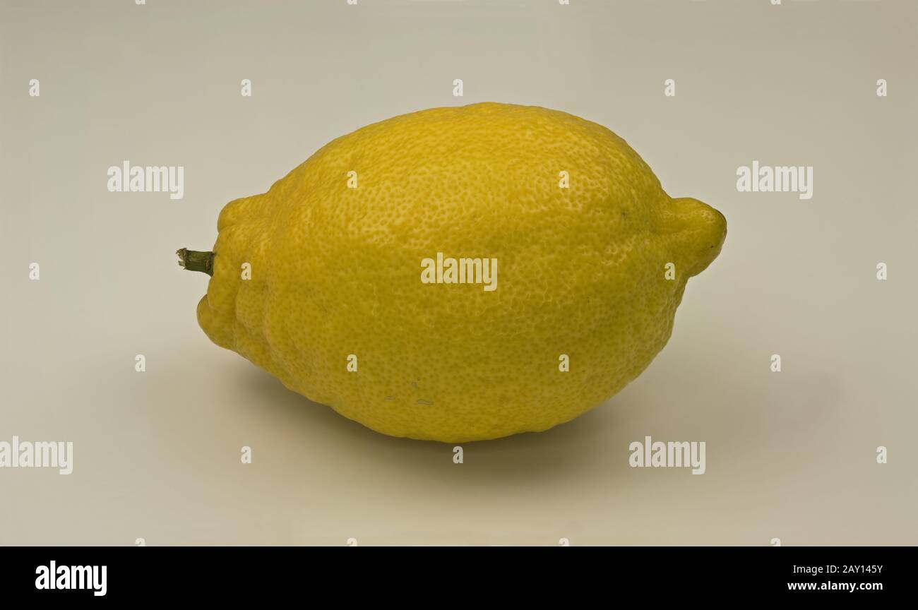 Lemon rind hi-res stock photography and images - Alamy
